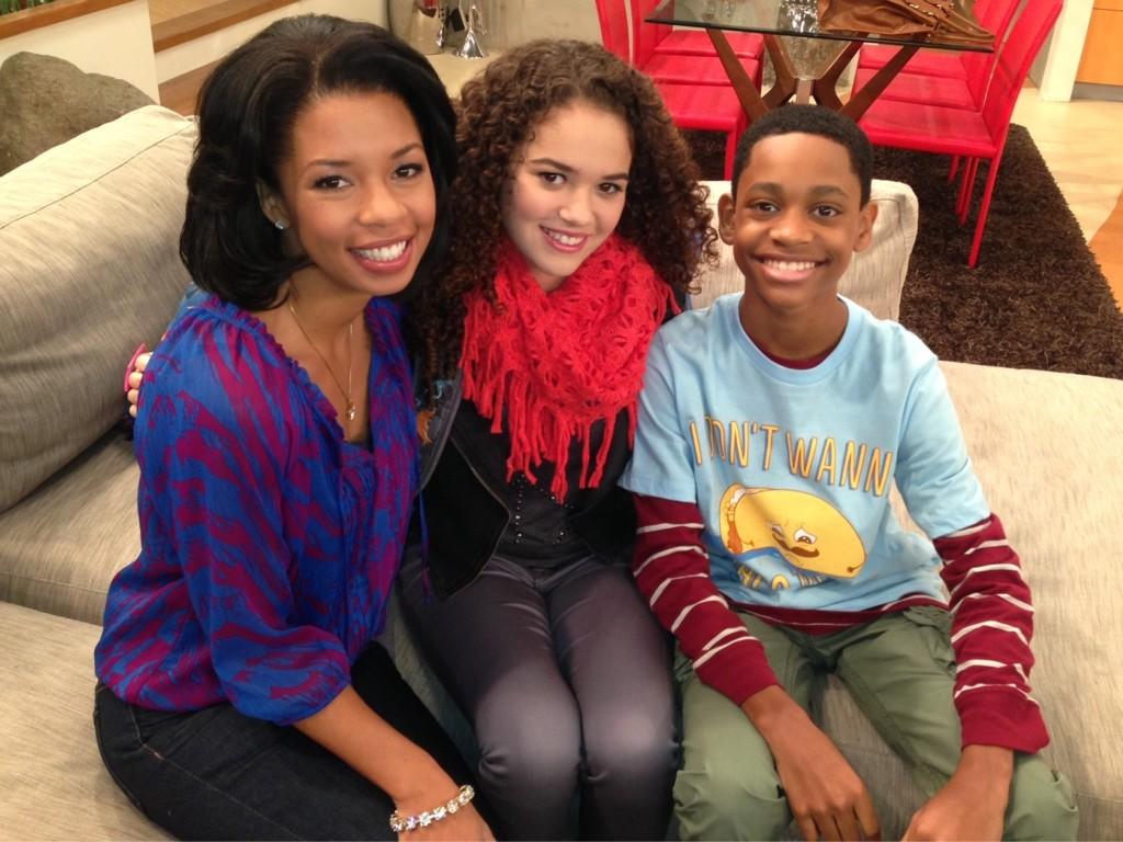 Mundo Fanmania: Madison Pettis con todo el elenco de 'Lab Rats'