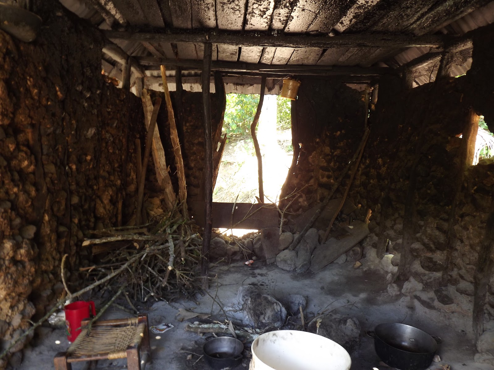 Haitian Beekeeping: Haitian Country Kitchen