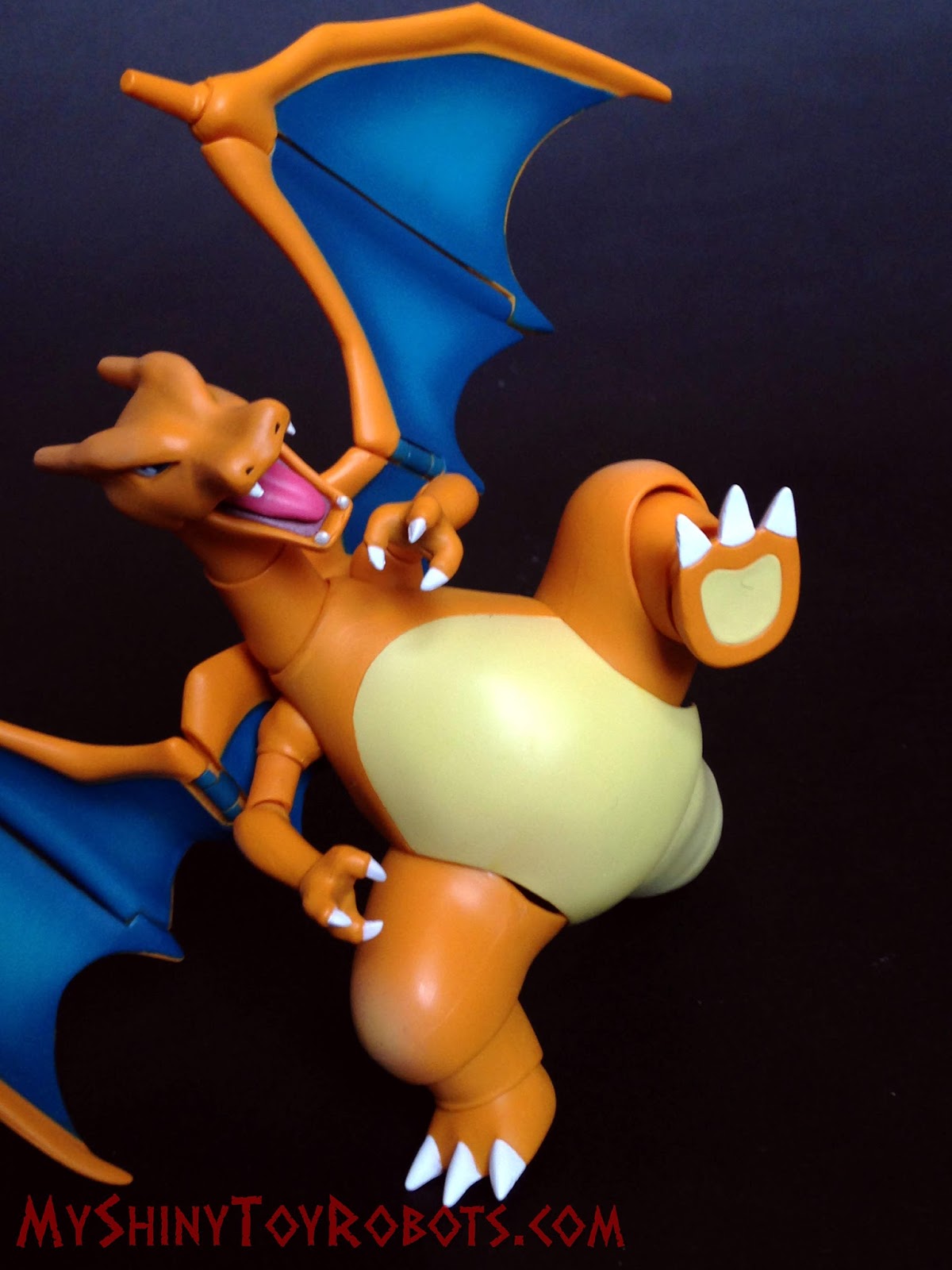 My Shiny Toy Robots: Toybox REVIEW: S.H. Figuarts Charizard