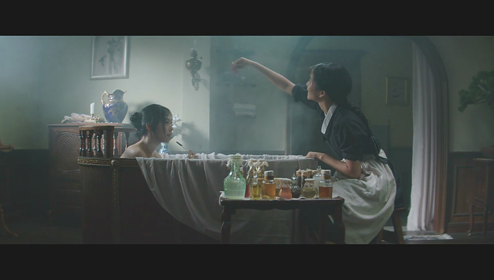 CINE Y BRAVAS: LA DONCELLA(THE HANDMAIDEN)(2016)