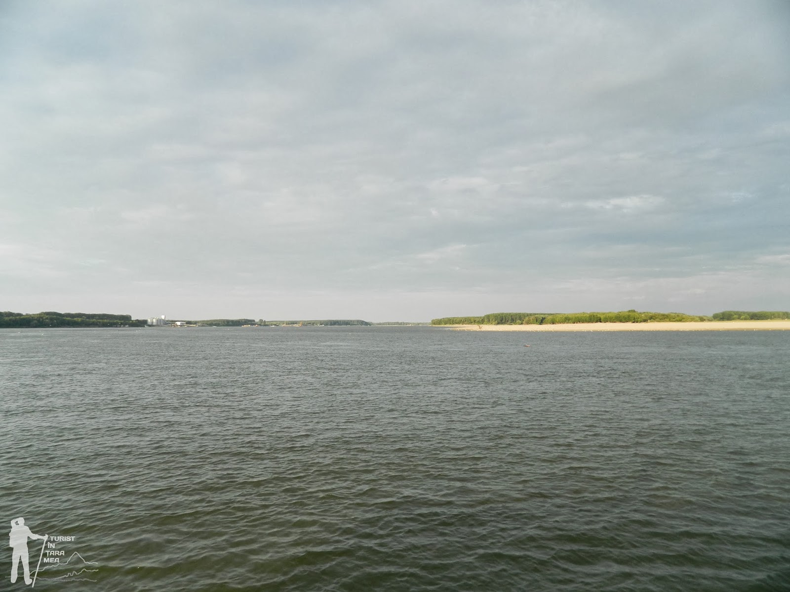 Trecerea Dunării cu bacul de la Ostrov