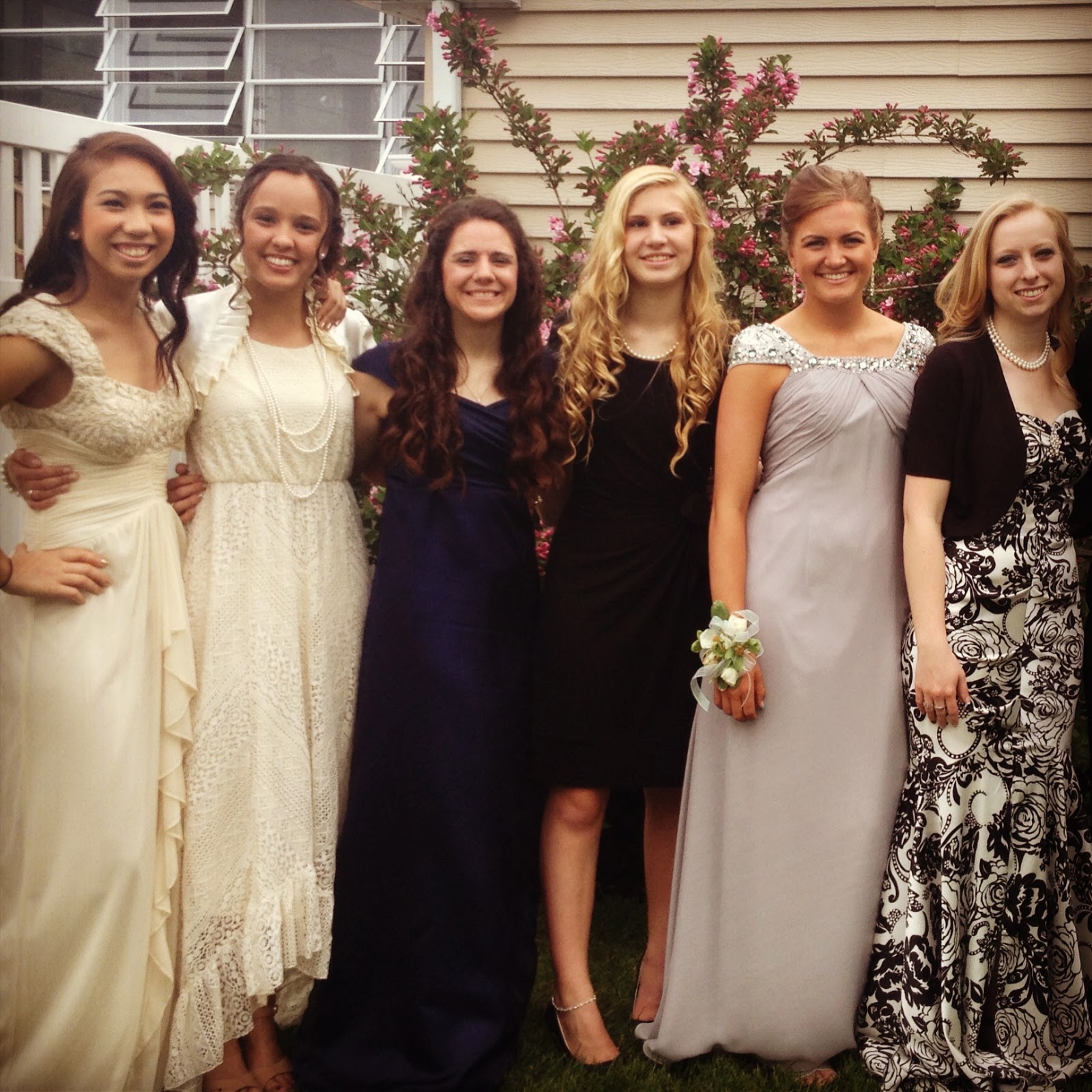 A Harmonious Combination : mormon prom-senior edition.