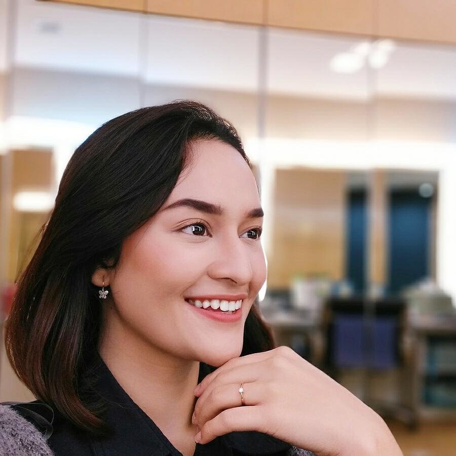 10 Reporter Cantik TV Indonesia yang Bikin Betah Nonton Berita ...