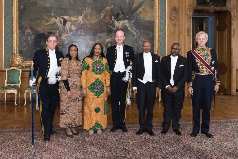 Balozi Wilbroad Slaa Awasilisha Hati Zake Za Utambulisho Kwa Mfalme Wa ...