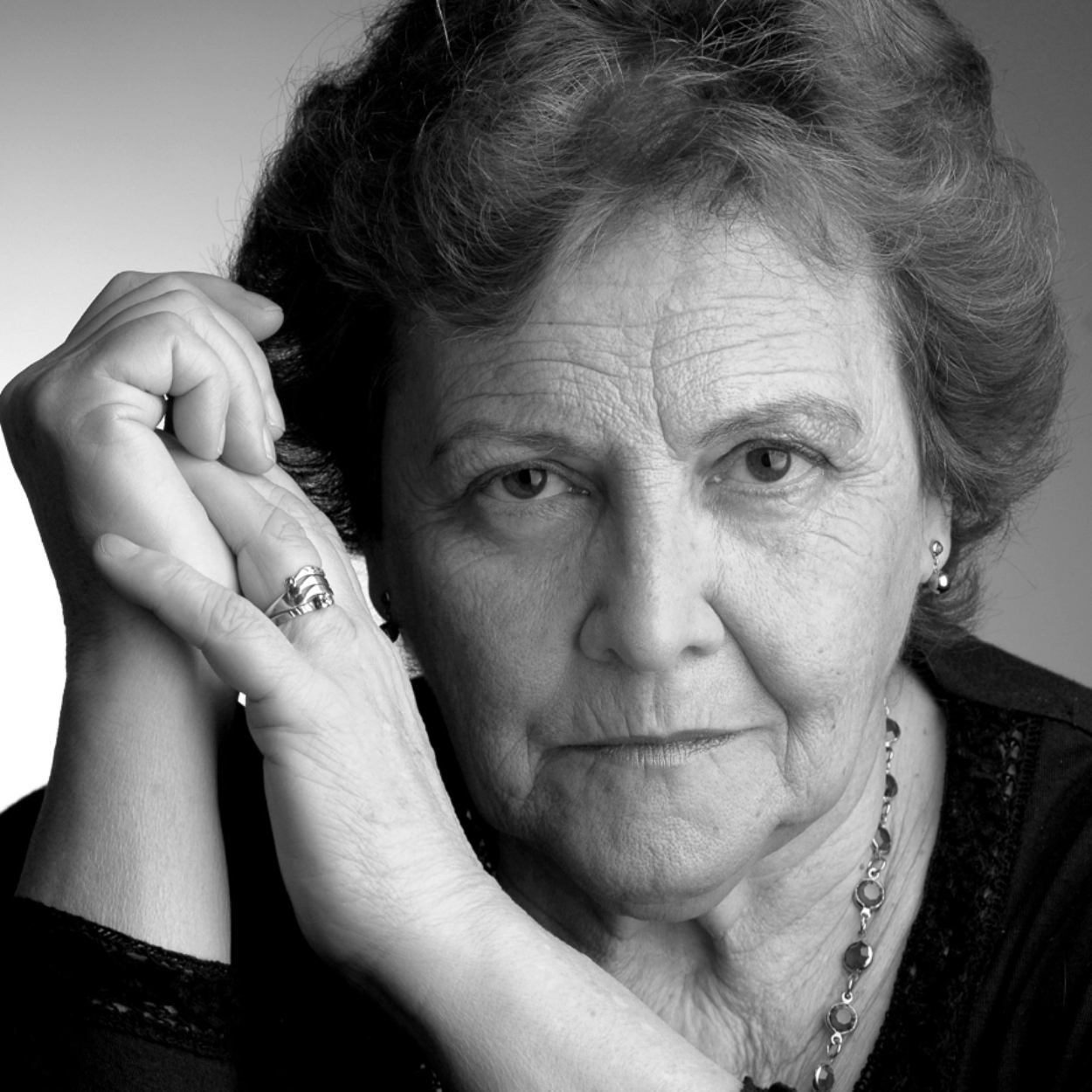 Folklore del NOA: HILDA HERRERA - RESEÑA BIOGRÁFICA Y SU PRIMER LARGA ...