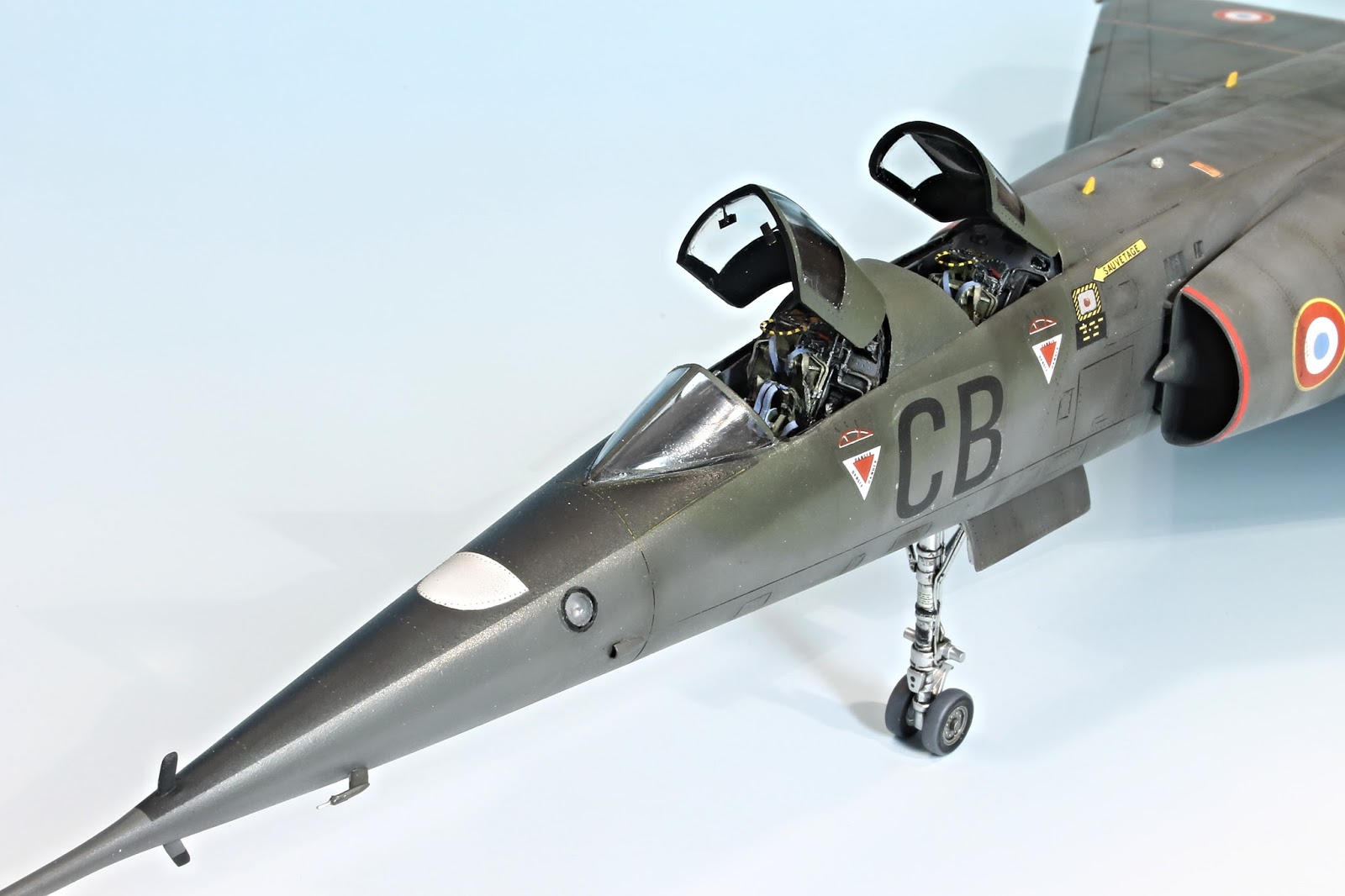Istvan Michalko's scale models: Dassault Mirage IVP - Heller, 1/48