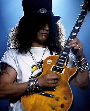 SLASH Y SU NUEVO VIDEO PARA EL TEMA "GOTTEN" | PANZAROCK