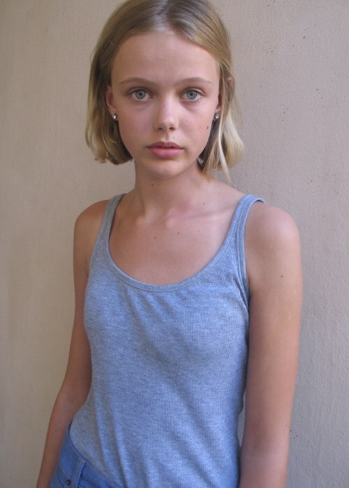 Model's Childhood Part6 : Frida Gustavsson | About A Girl...