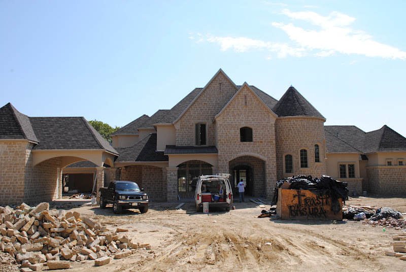 Trinity Classic Homes: Porte Cochere