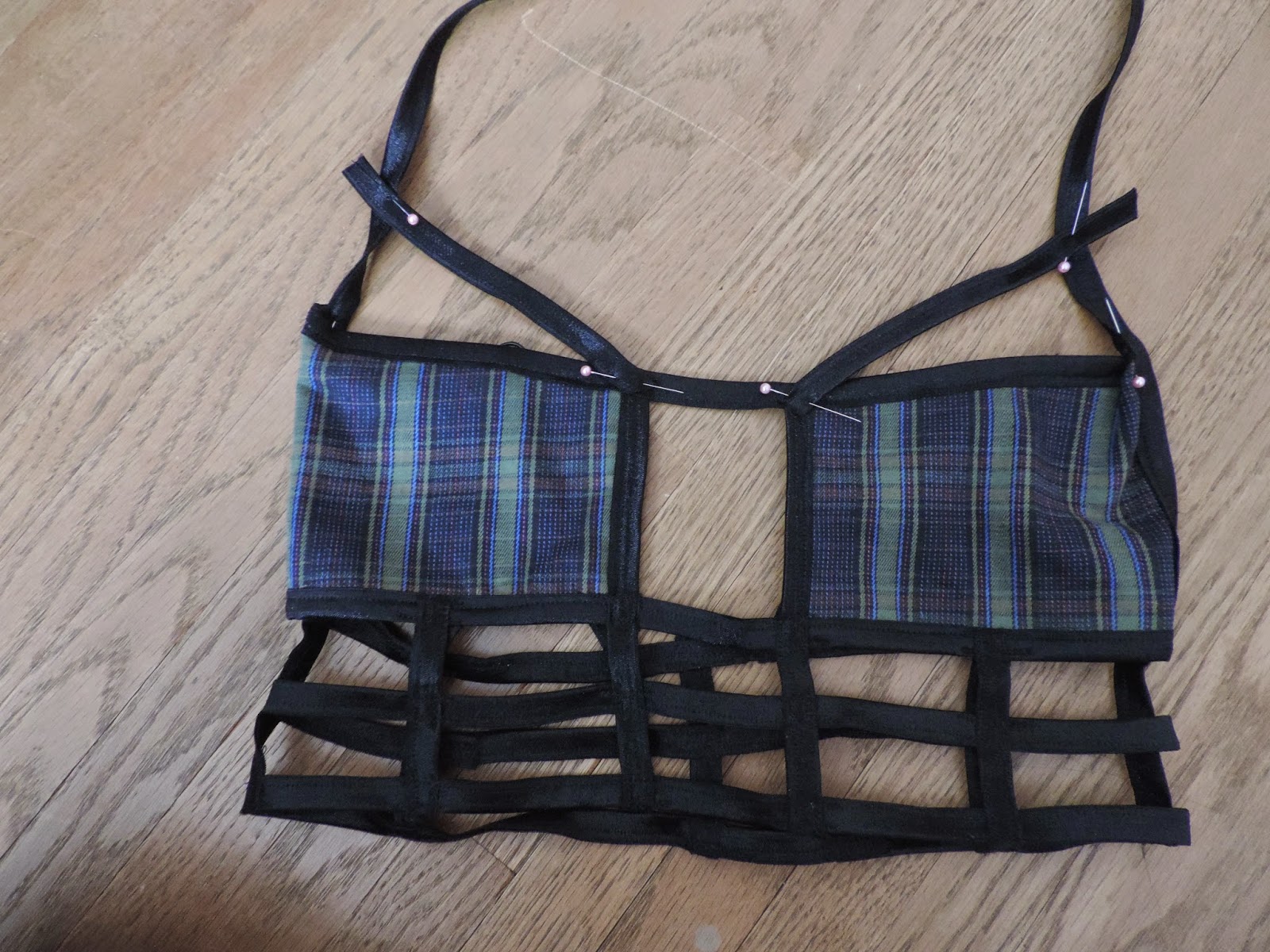vintage rose : DIY: One Teaspoon Caged Bra