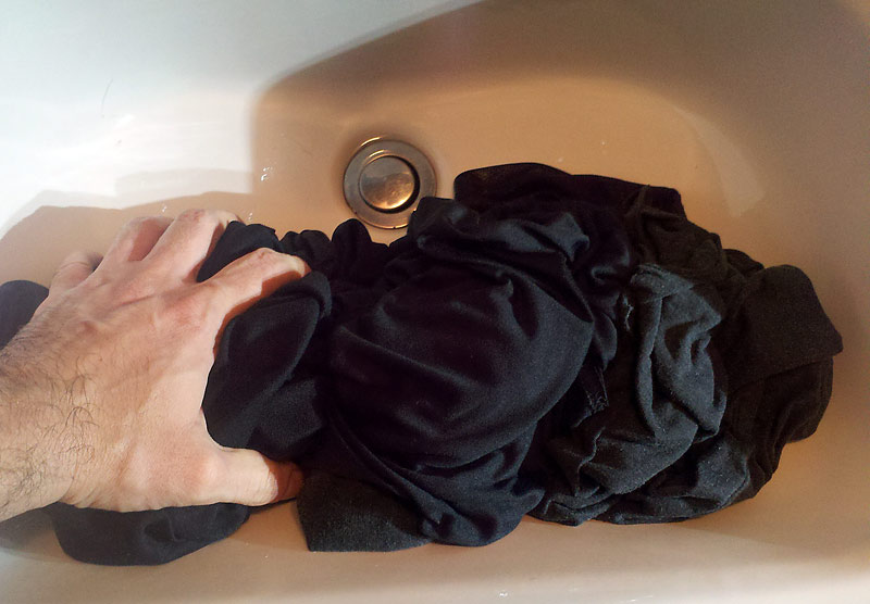 Best Way To Wash DriFit/Under Armour Shirts - Pushing Myself