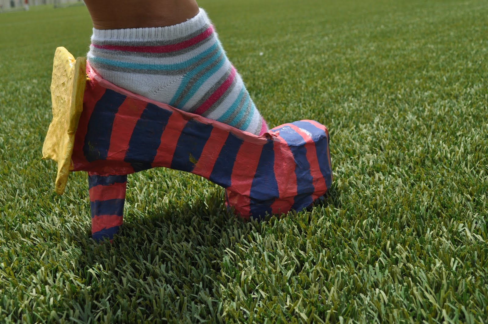 I teach art: Bug Shoe Design