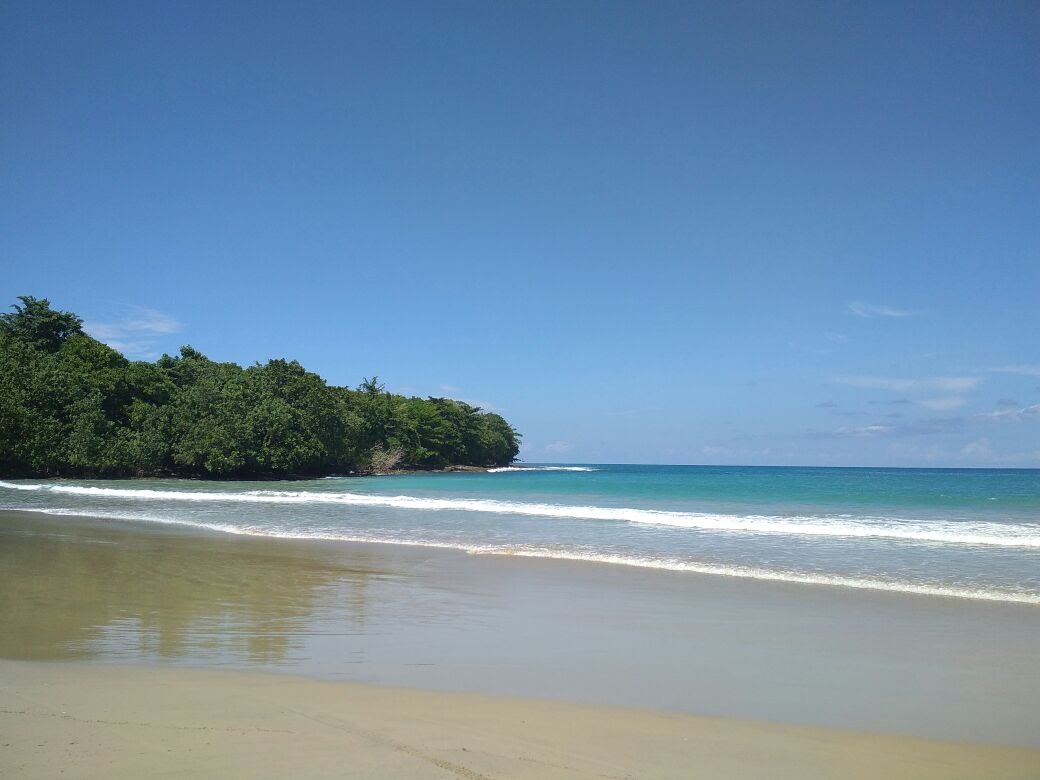 Pantai "Undi Beach" Manokwari