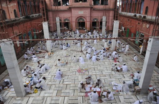 Anna's Globe: Are women allowed to do a full body wax? Yes, says Deoband