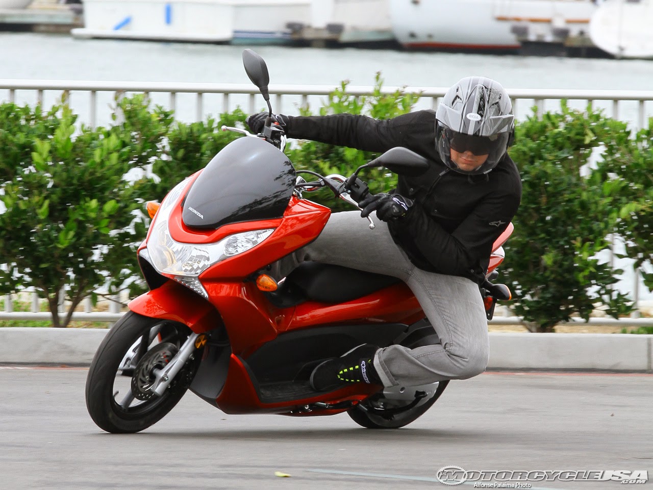 Kumpulan Gambar Motor: Paling Hot ! Honda PCX 150 Melancong ke AS