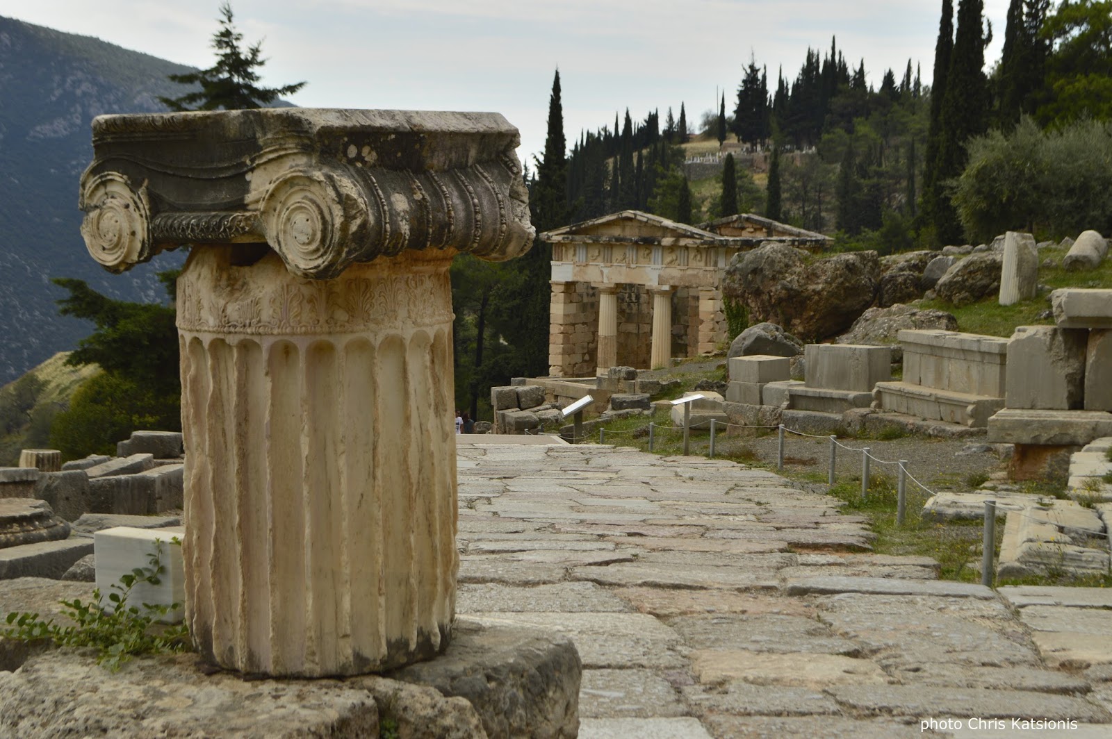 Travel in Clicks: Delphi , the centre of the earth