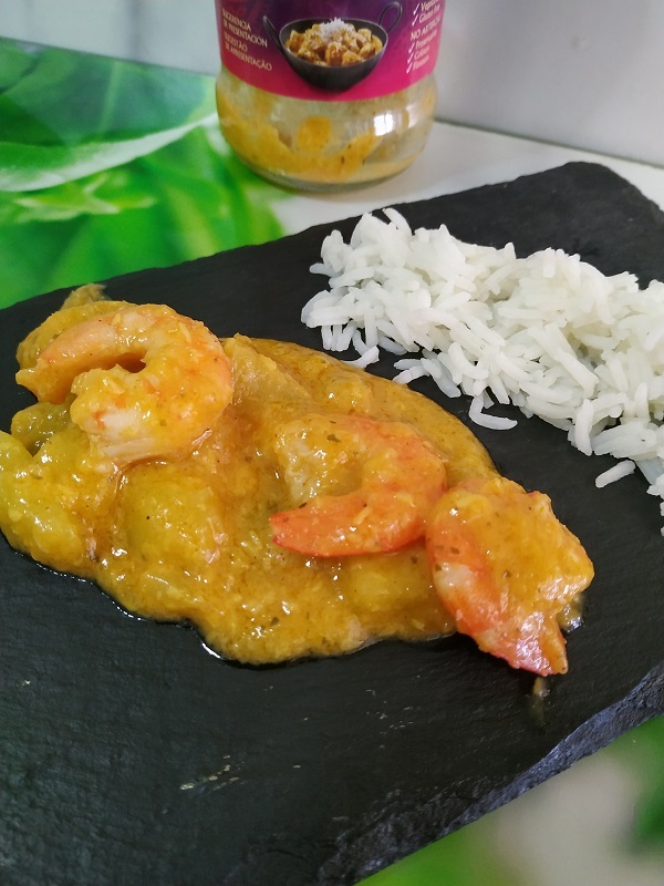 Salsa korma con gambas y mango