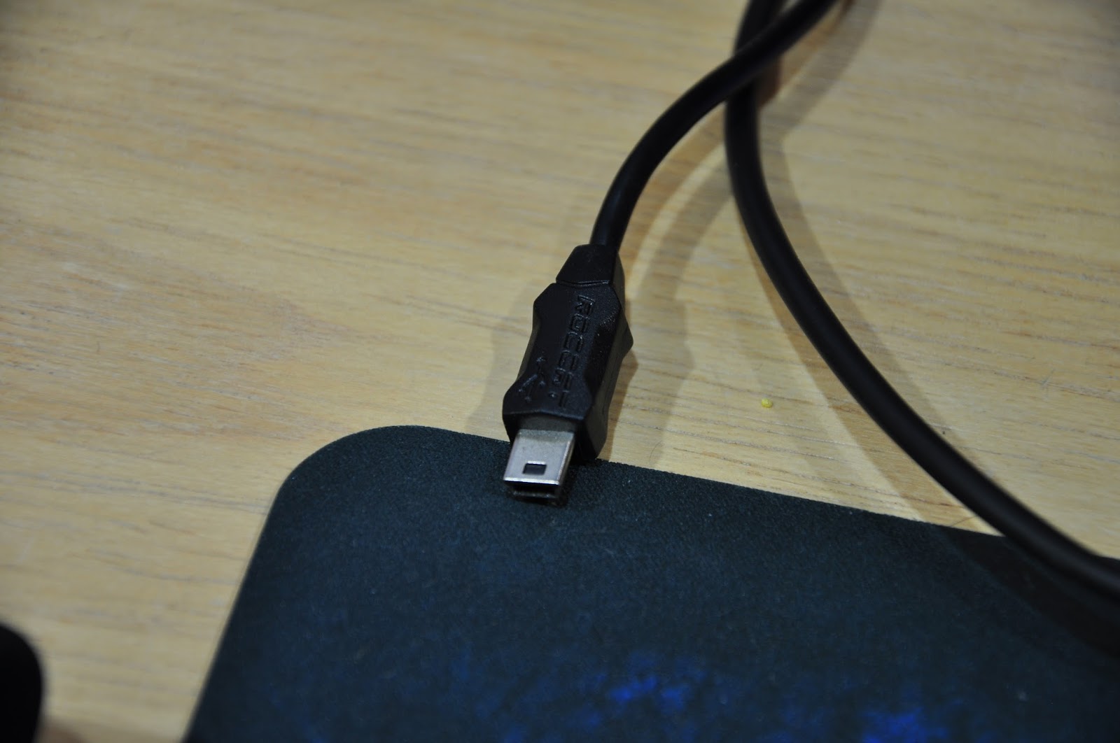 KENYSL.com: ROCCAT Apuri Active USB Hub & Mouse Bungee Review