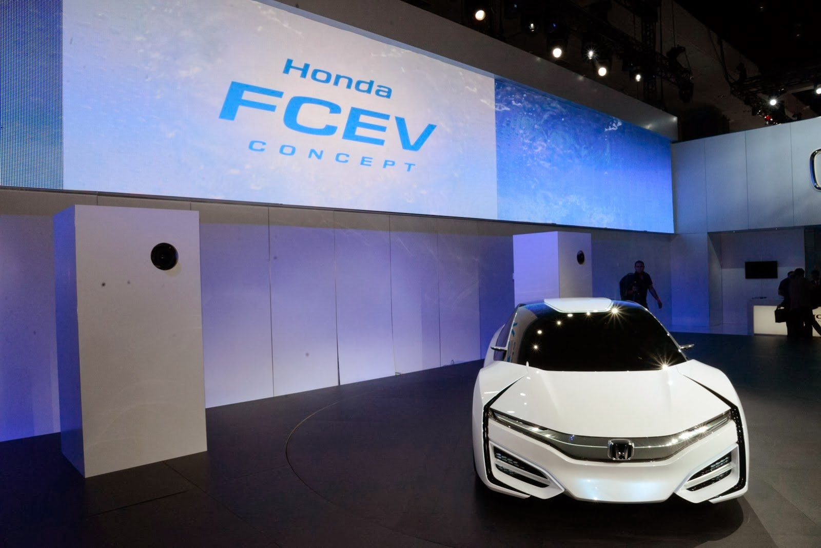 Honda FCEV Concept apresentado | Quatro rodas e um volante!