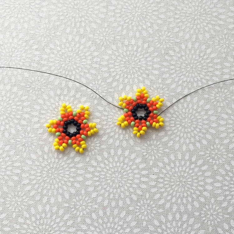 Lisa Yang Jewelry : Huichol Style Beaded Daisy Flower and Star Tutorial