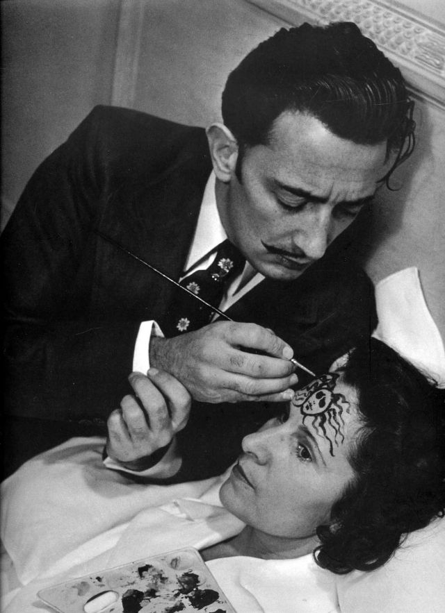 30 Black and White Photographs of Gala and Salvador Dalí From Between ...
