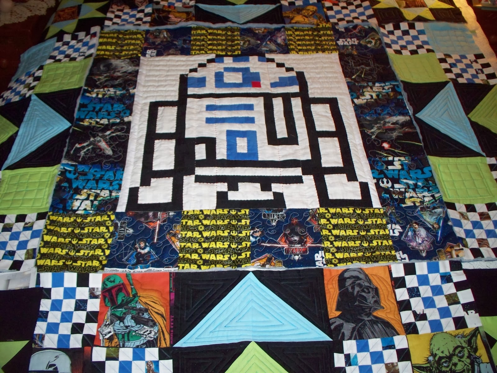 Uniquely Yours Creations: Star Wars Quilt finished!
