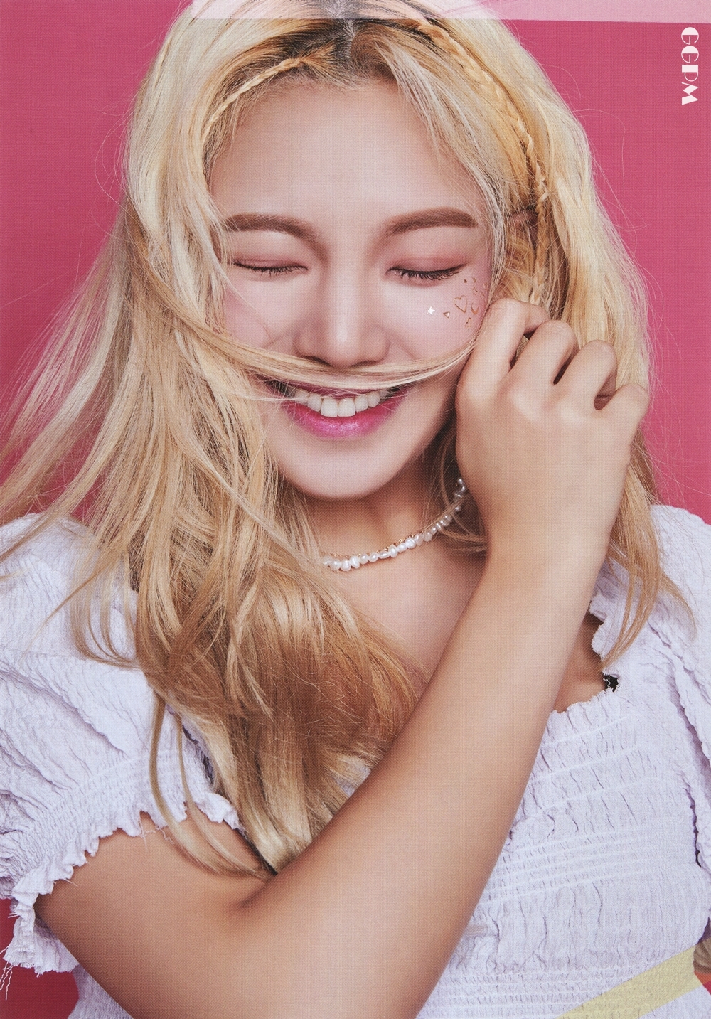 HYOYEON. Girls' Generation-Oh!GG SEASON'S GREETINGS 2020 - A4 Poster ...