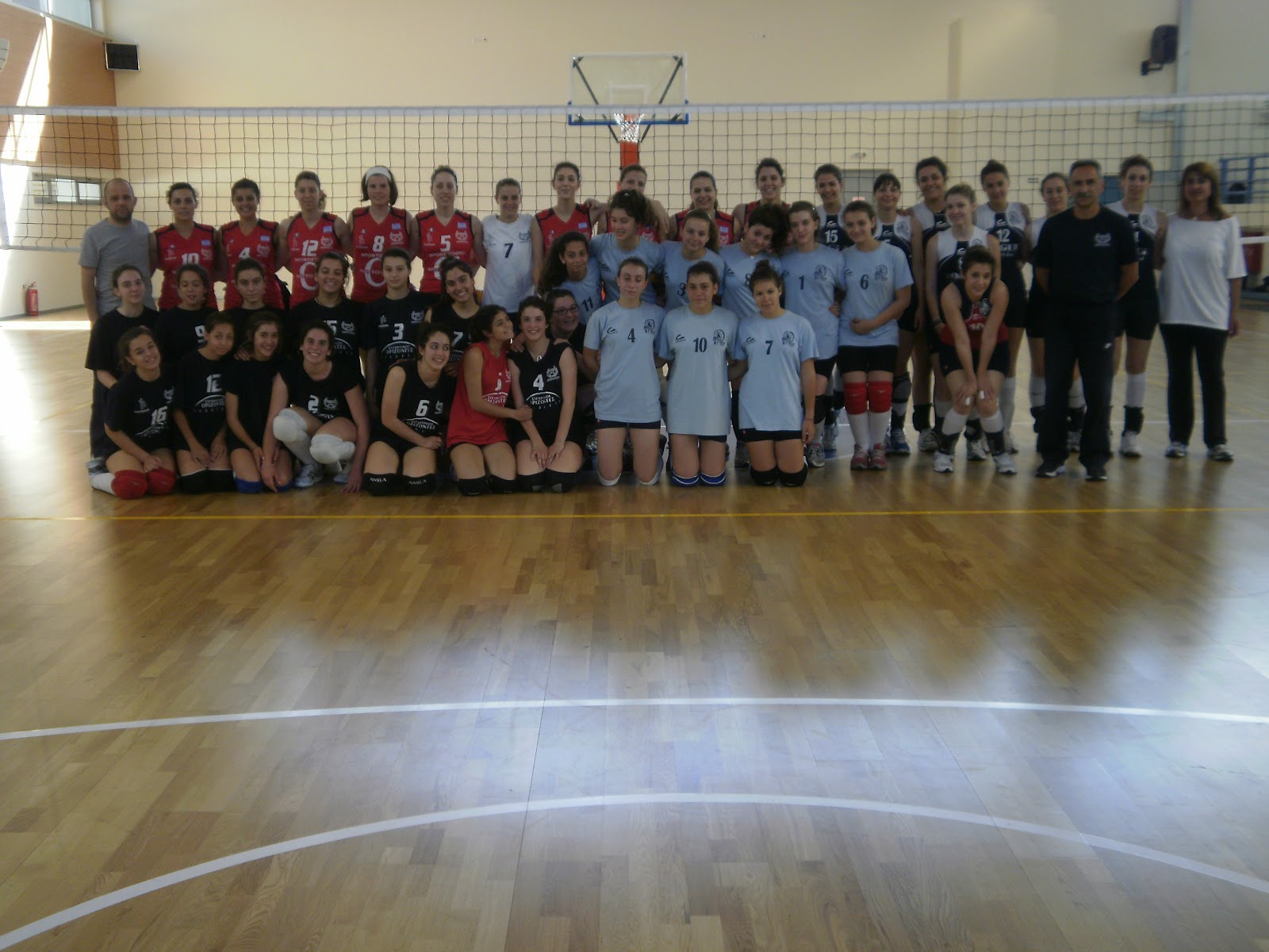 ΝΙΚΗ ΑΜΑΡΟΥΣΙΟΥ VOLLEY : Ημερα της νεολαιας