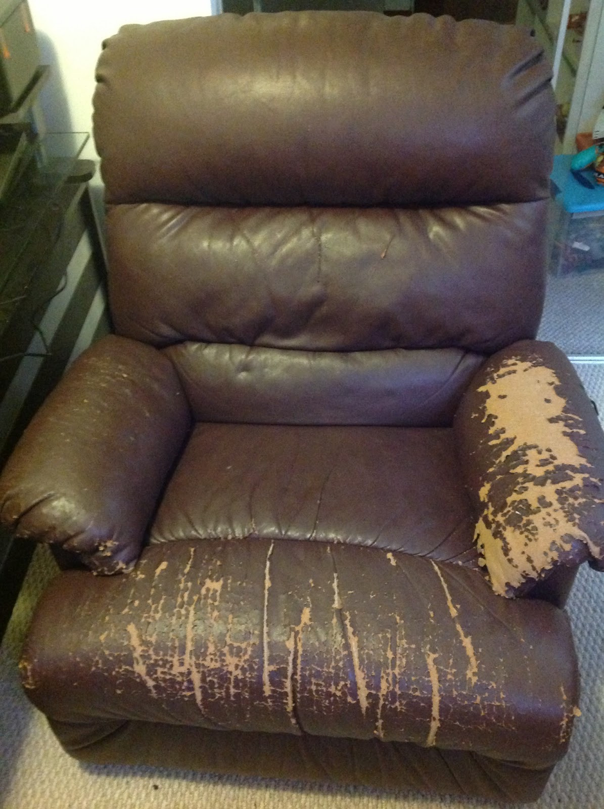 Que no te metan la yuca: (Malo) Sillon reclinable de Rosen