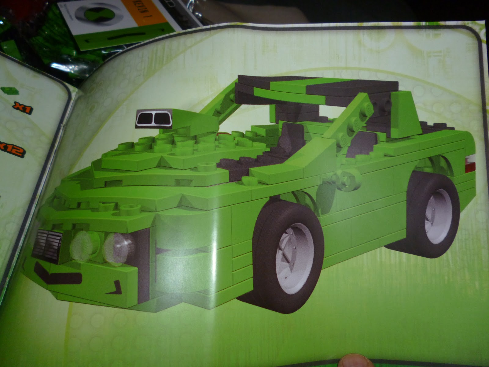 Madhouse Family Reviews: Ben 10 Kevin's Car Construction Set review