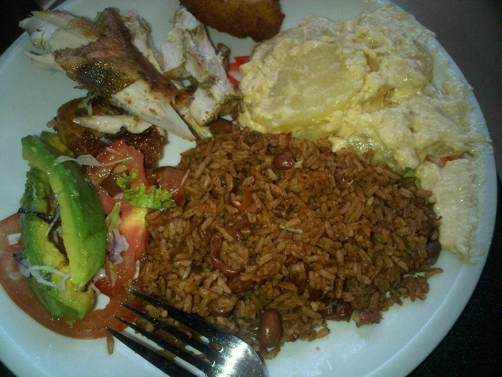 Marlencita: La otra versión: Moro, pollo horneado, ensalada, papa a la ...