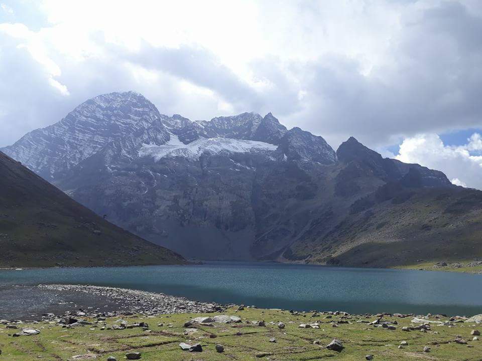 CHINAR SHADE : HARMUKH PEAK AND LAKE GANGBAL OF KASHMIR