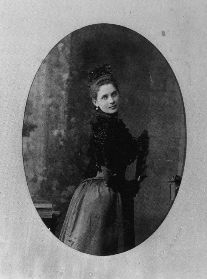 Arrayed in Gold: Princess Zinaida Yussupova