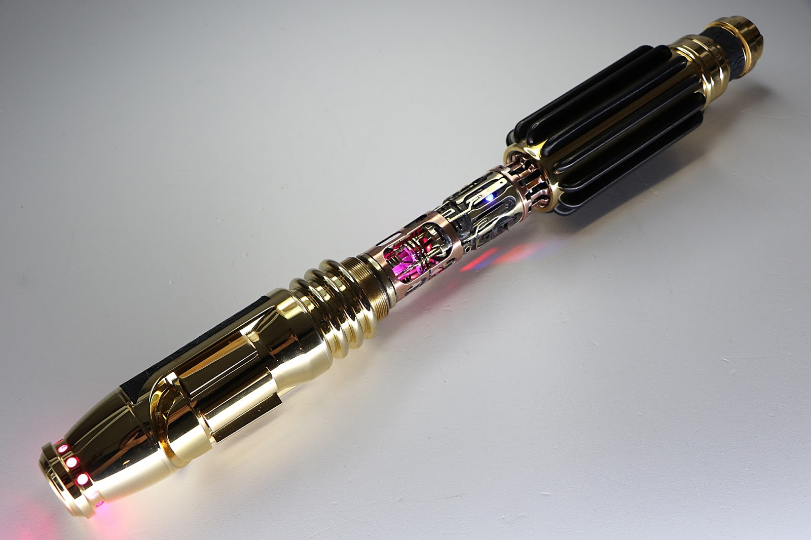 RO-LIGHTSABERS: Mace Windu Legend Lightsaber 24K gold