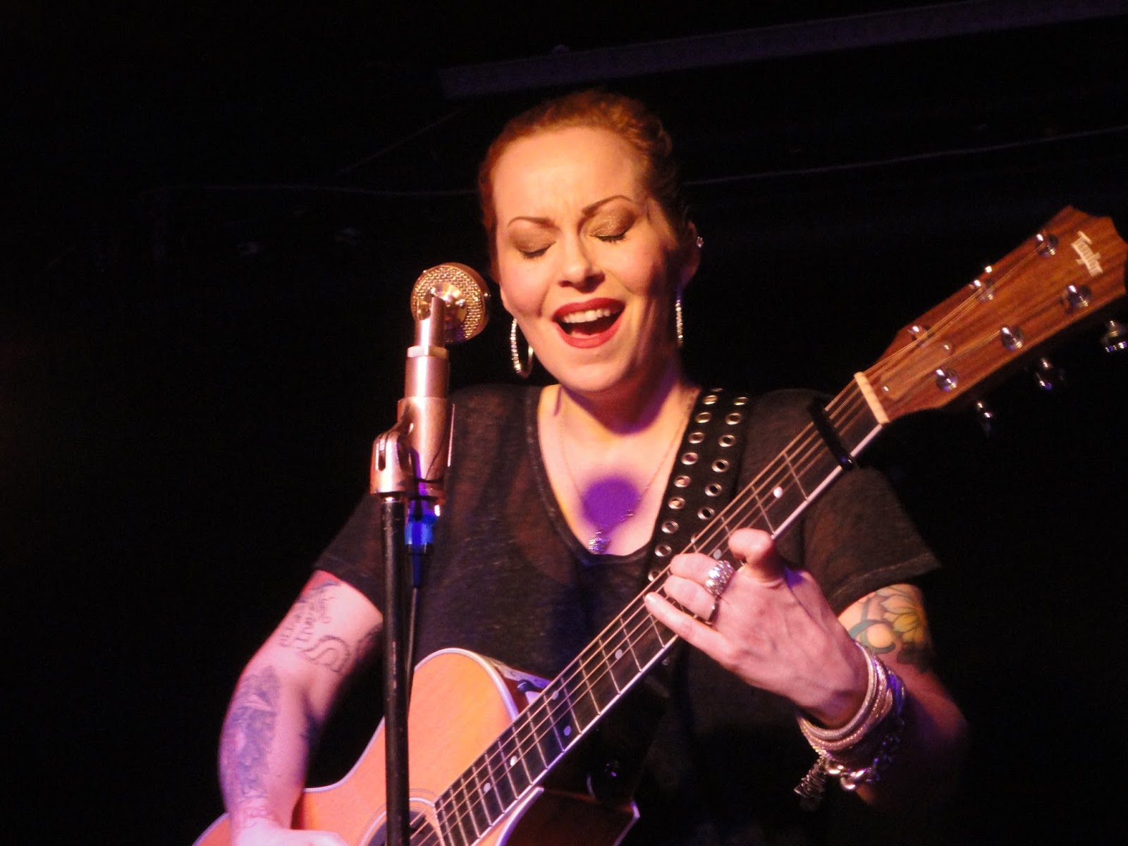 Cultural Synergy: Her electricity across the sea: Anneke in London