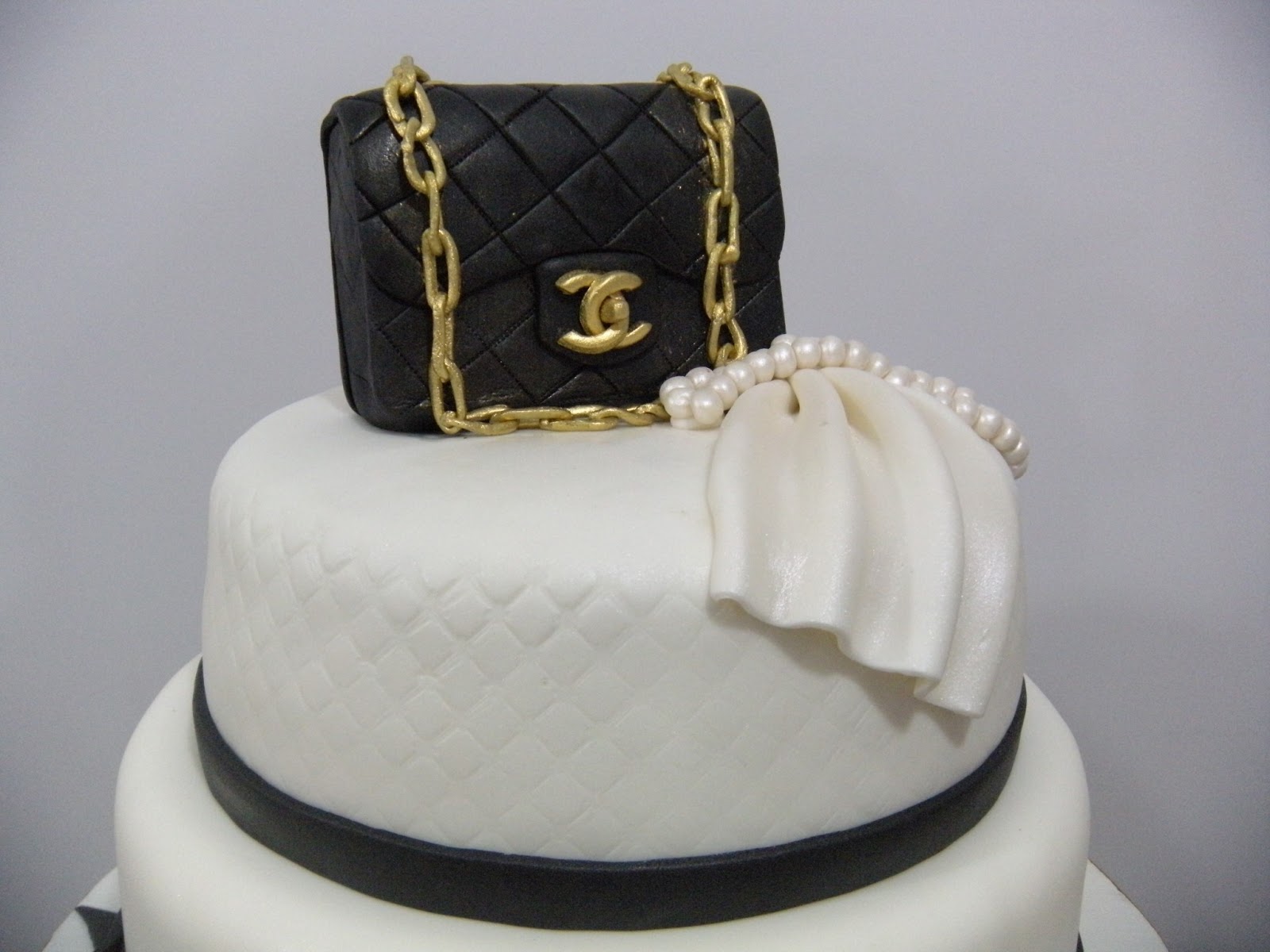 Sami Cakes: Bolo Chanel.
