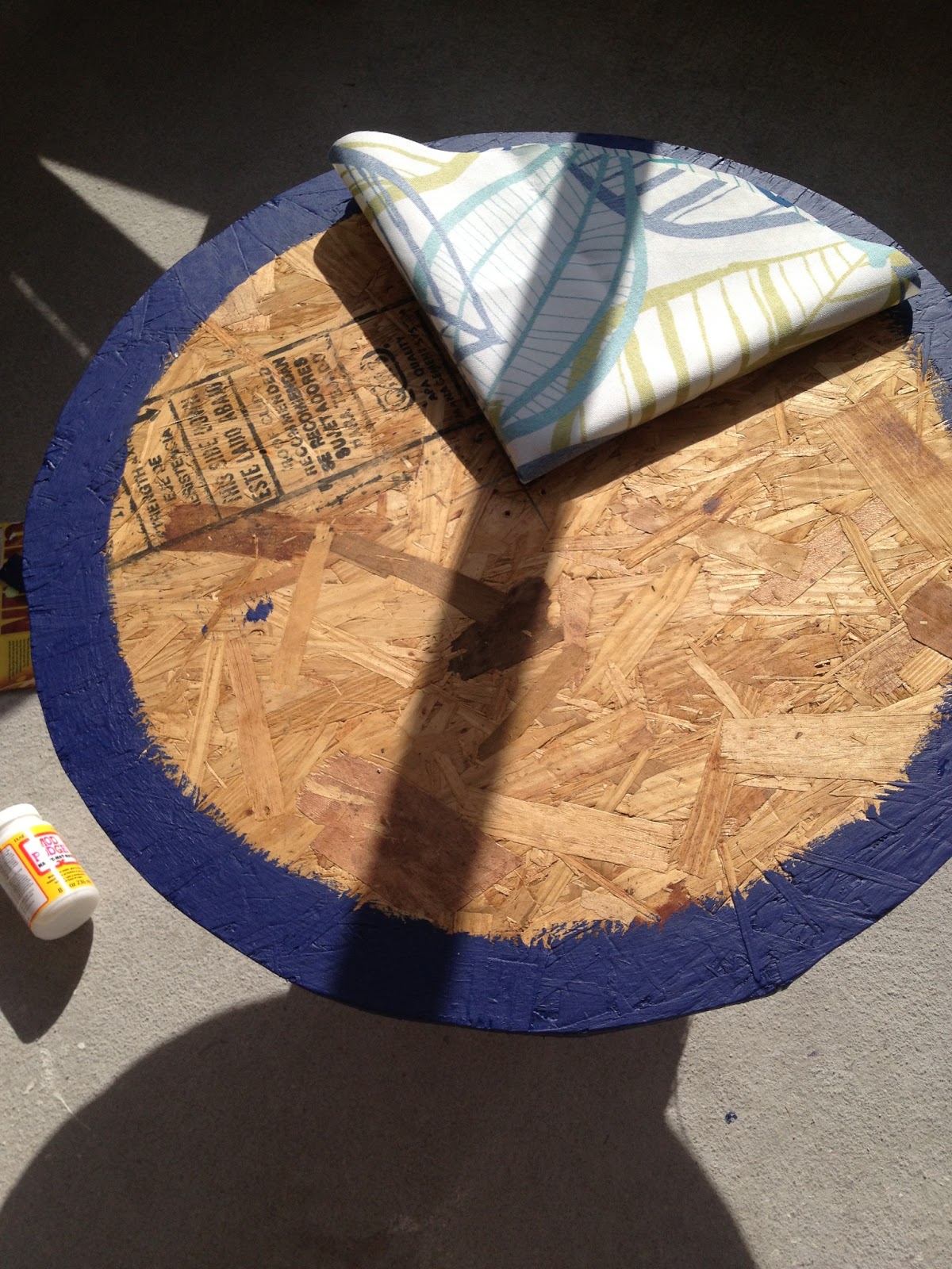 Obviously Homemade: Tree stump table decor with Modge Podge