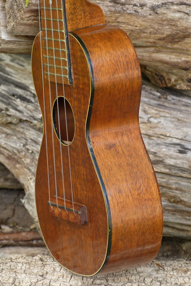 1920s Harmony-made Supertone Fancy Mahogany Soprano Ukulele