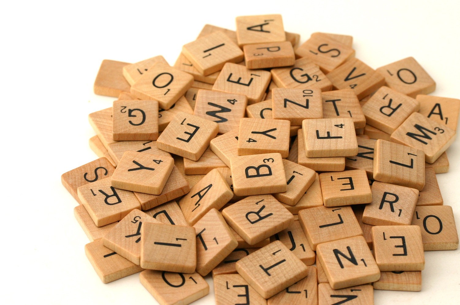 Let's Play Scrabble: Pertimbangan Jumlah Tile dan Nilai dalam Scrabble