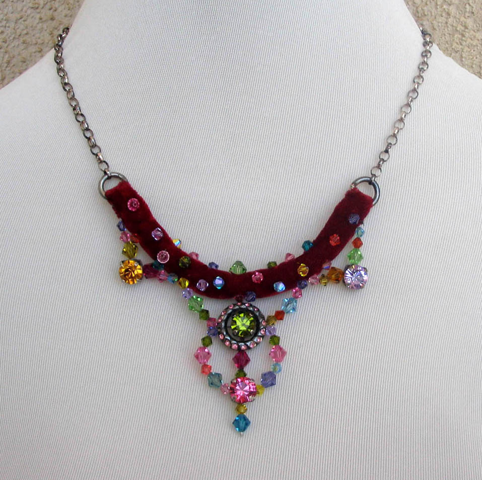 Women Beauty Tips: 20+ Stylish Colorful Necklaces for Women