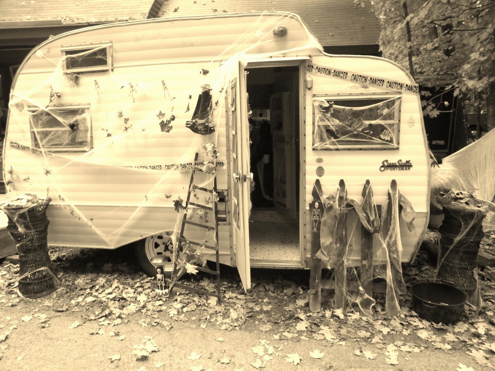 Log Cabin Antiques & Gifts: For those that don't follow me on facebook ...