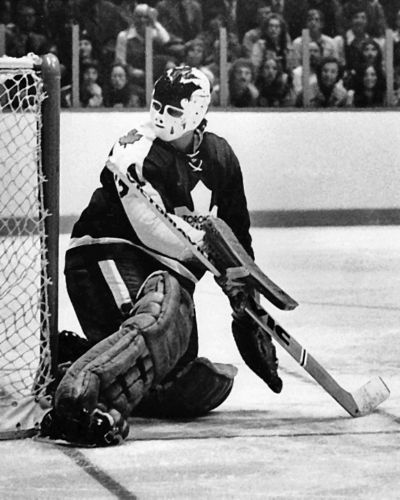 Vintage Leafs: Doug Favell Photograph