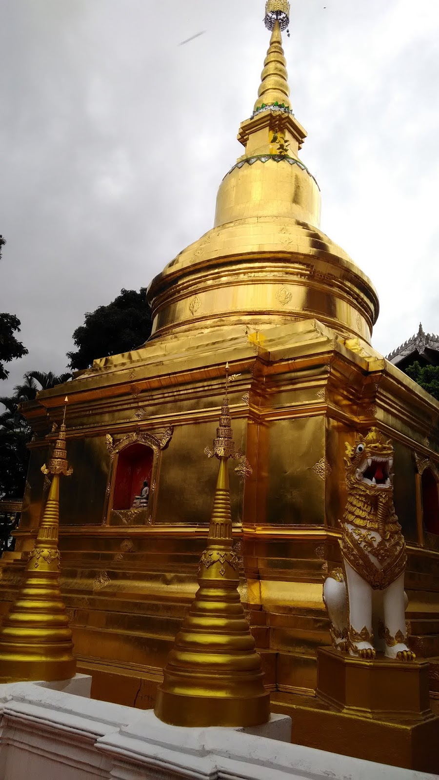 Arfive Gandhi: Beraneka Rupa Kuil-Kuil di Chiang Rai