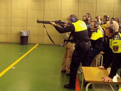 Curso de instructor de tiro de la Policía de la Comunidad