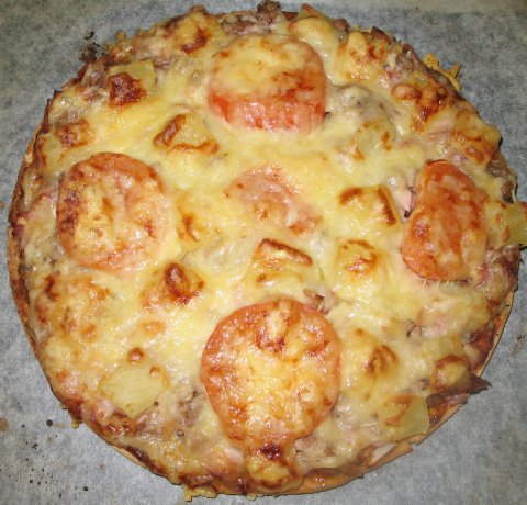 Helkan Keittiössä: Kinkku-tonnikala pizza