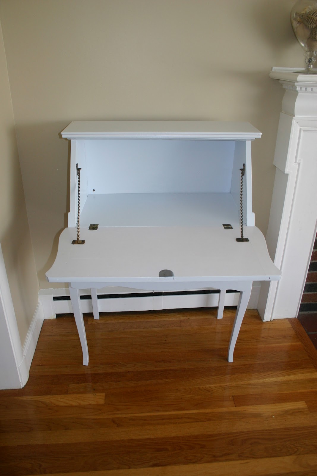 painting a desk {tutorial} – No. 29 Design