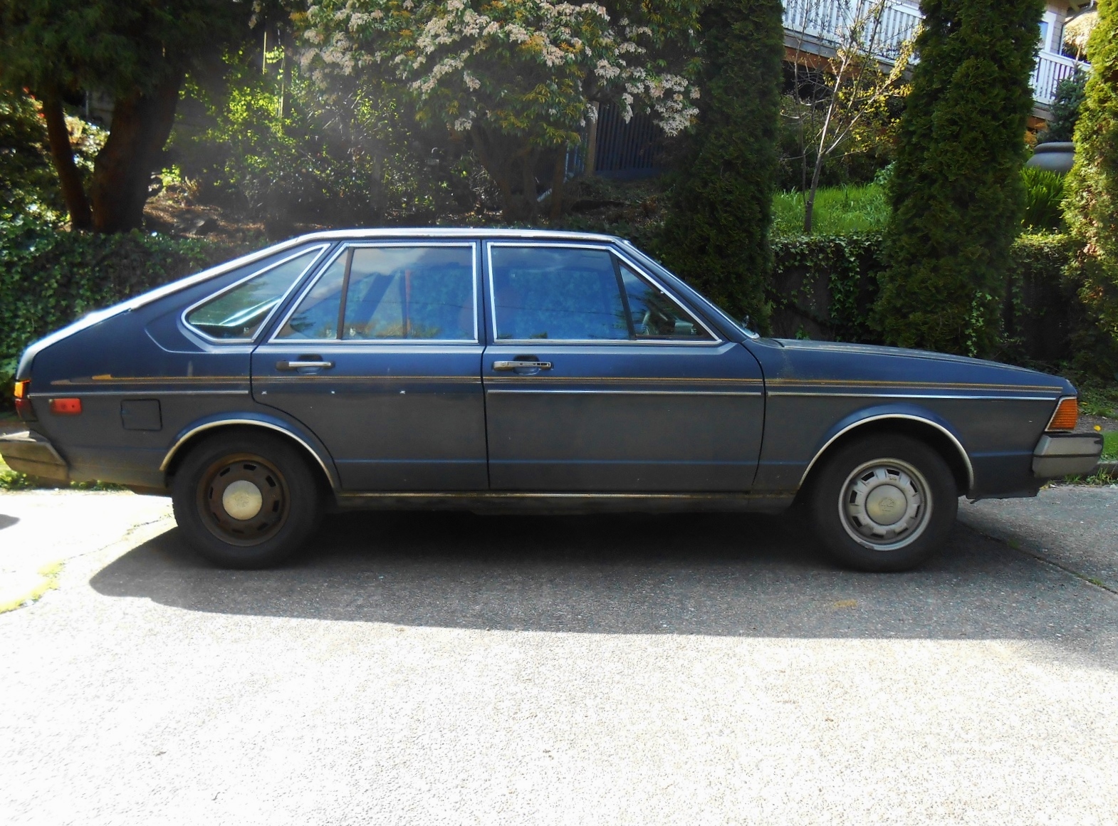 Seattle's Parked Cars: 1979 VW Dasher 5-Door