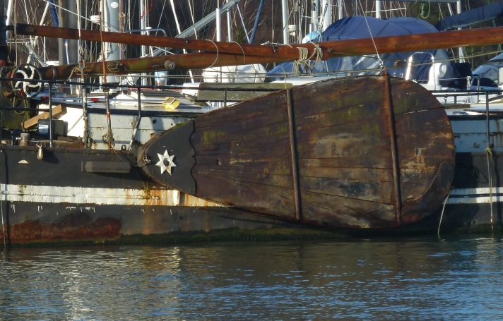 Bursledon Blog: Barging about