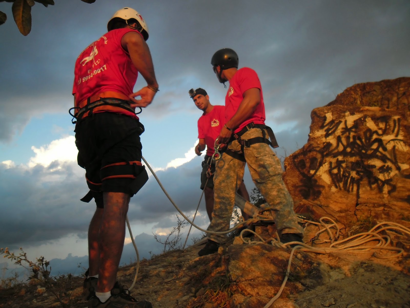Iniciação ao rapel com base na Normas ABNT para Técnicas Verticais dia ...
