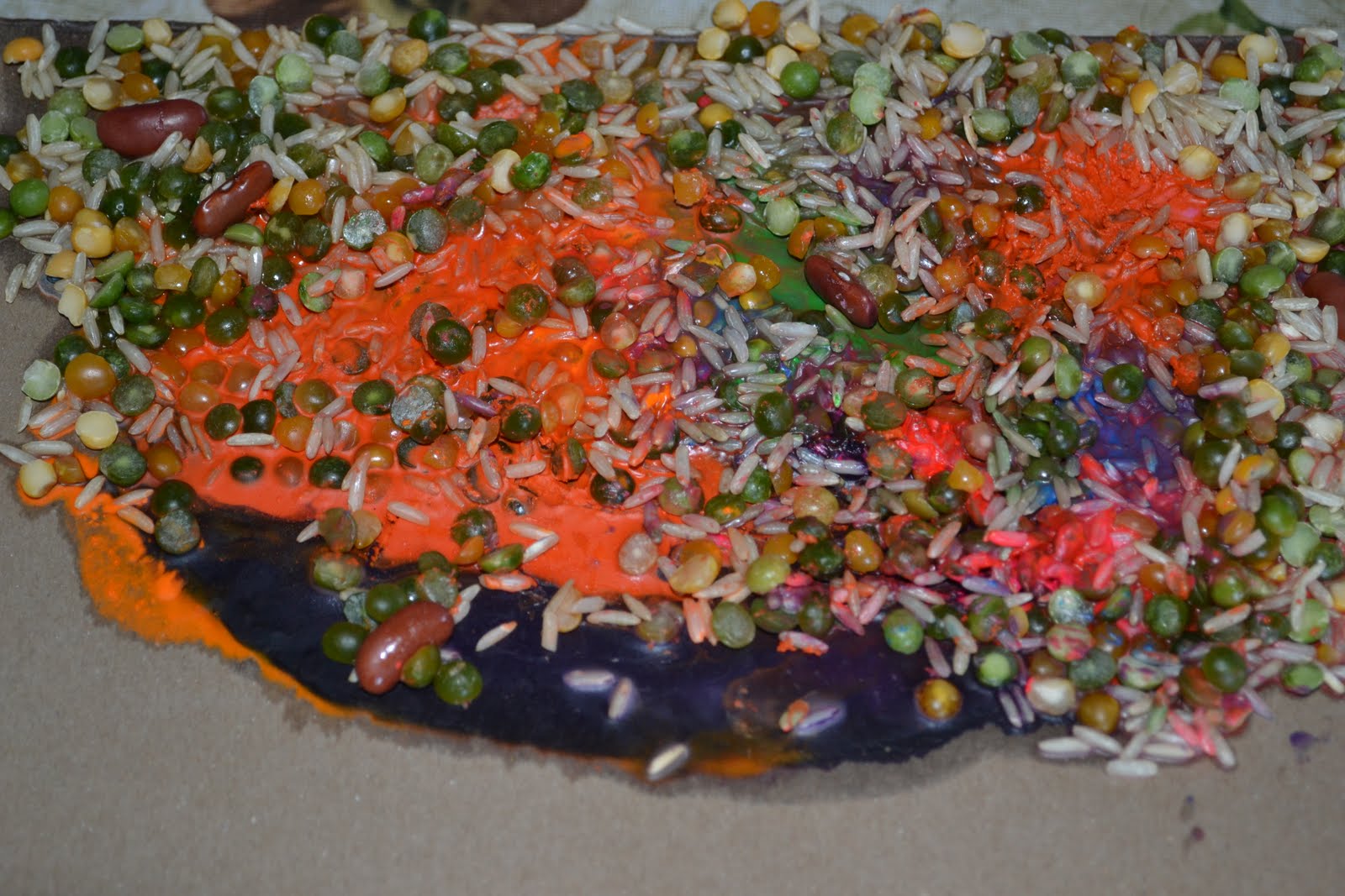 Messy Kids: Baked Crayon Mess...umm...Art